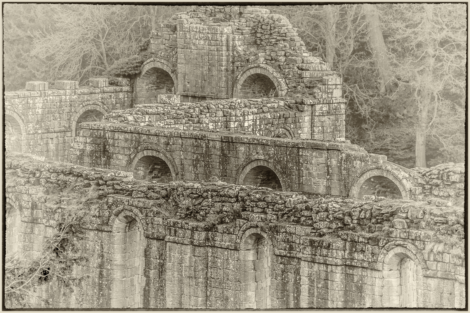 Eleven arches and no roof | athyfotographic